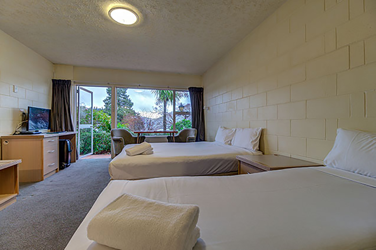 Studio Ground Floor - Lakeside Motel